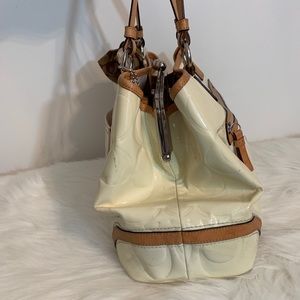 Coach | Bags | Coach Signature Ivory Kiss Lock Tote Purse | Poshmark
